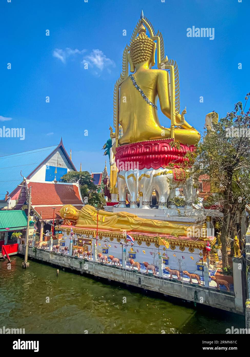 Temple wat pak nam phasi charoen hi-res stock photography and images ...