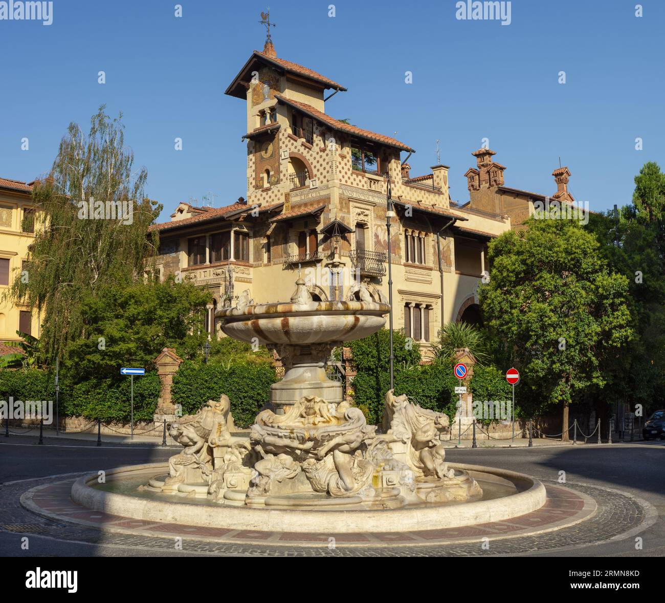 Fountain of the frogs rome hi-res stock photography and images - Alamy
