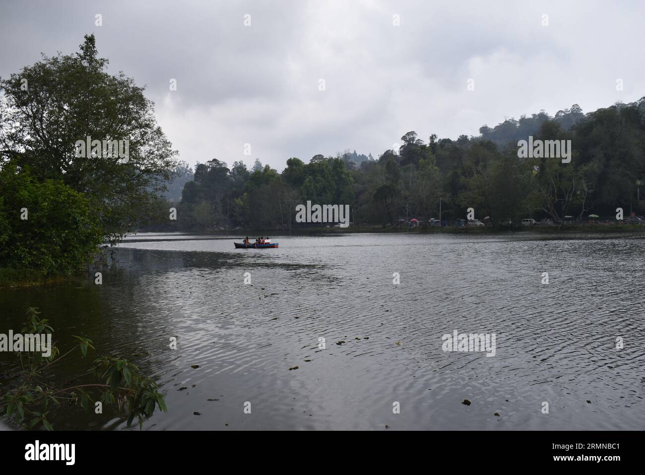 Kodaikanal waterfall hi-res stock photography and images - Alamy