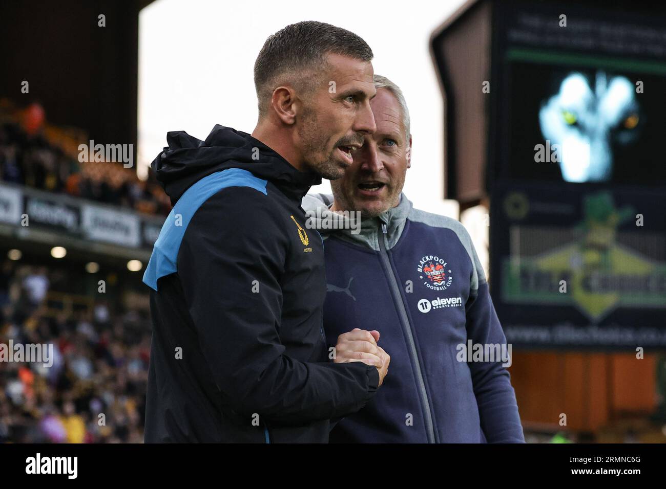 Gary O'Neil of Wolverhampton Wanderers and Neil Critchley head coach of ...