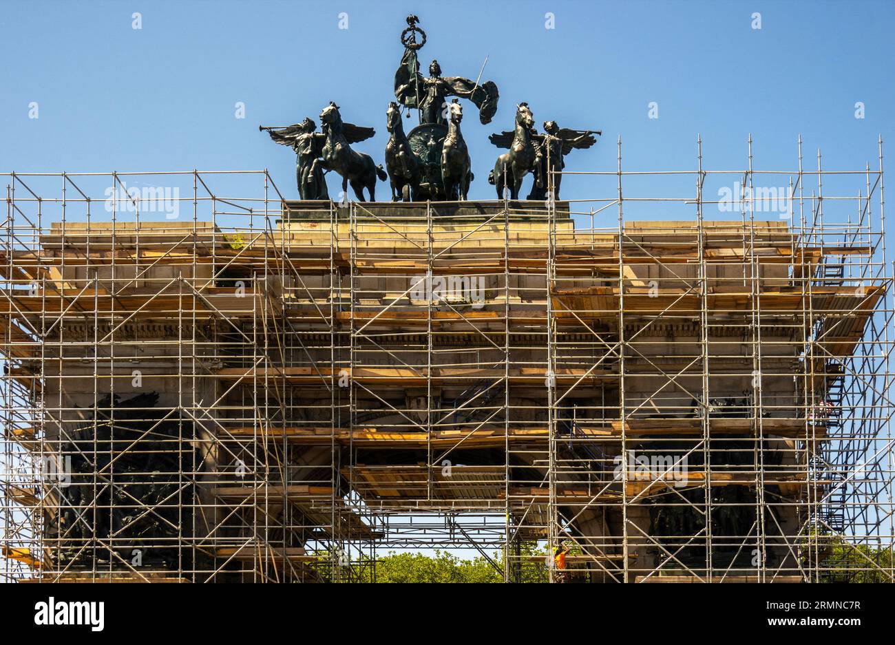 Grand Army Plaza arch wrapped in scaffolding for a restoration Brooklyn ...
