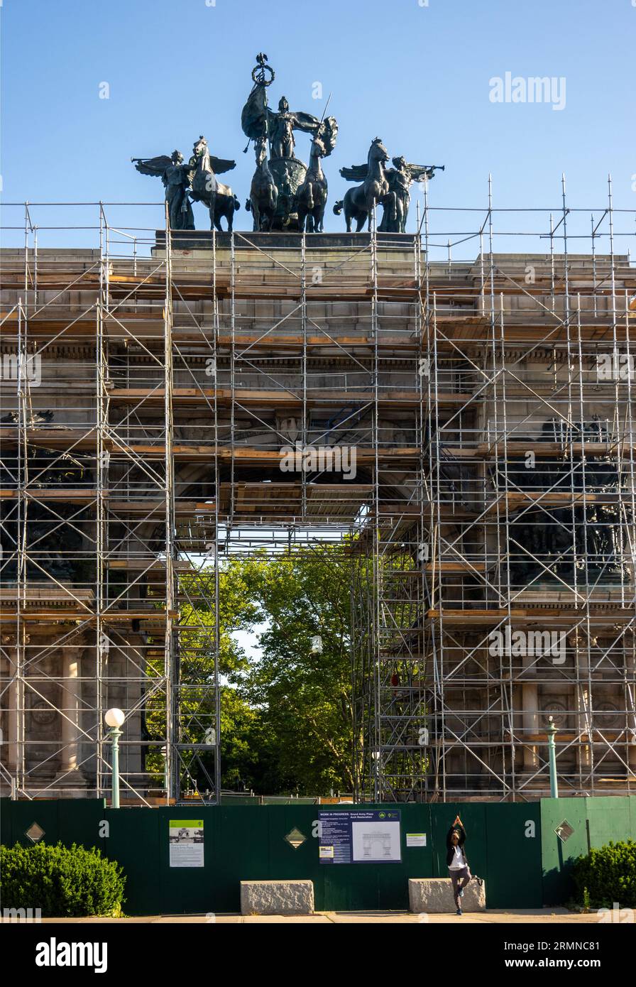 Grand Army Plaza arch wrapped in scaffolding for a restoration Brooklyn ...