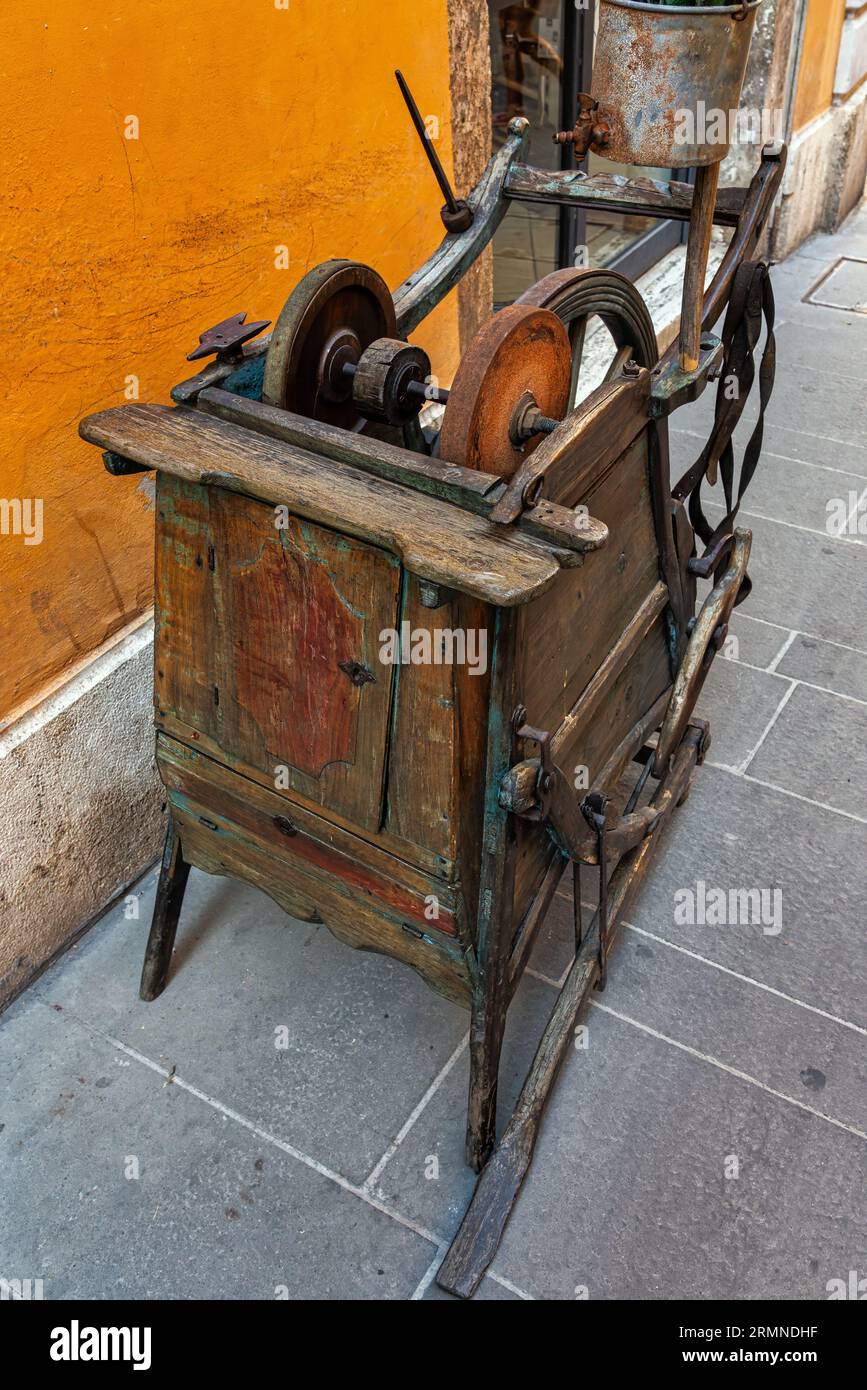 Sharpening stone hi-res stock photography and images - Alamy