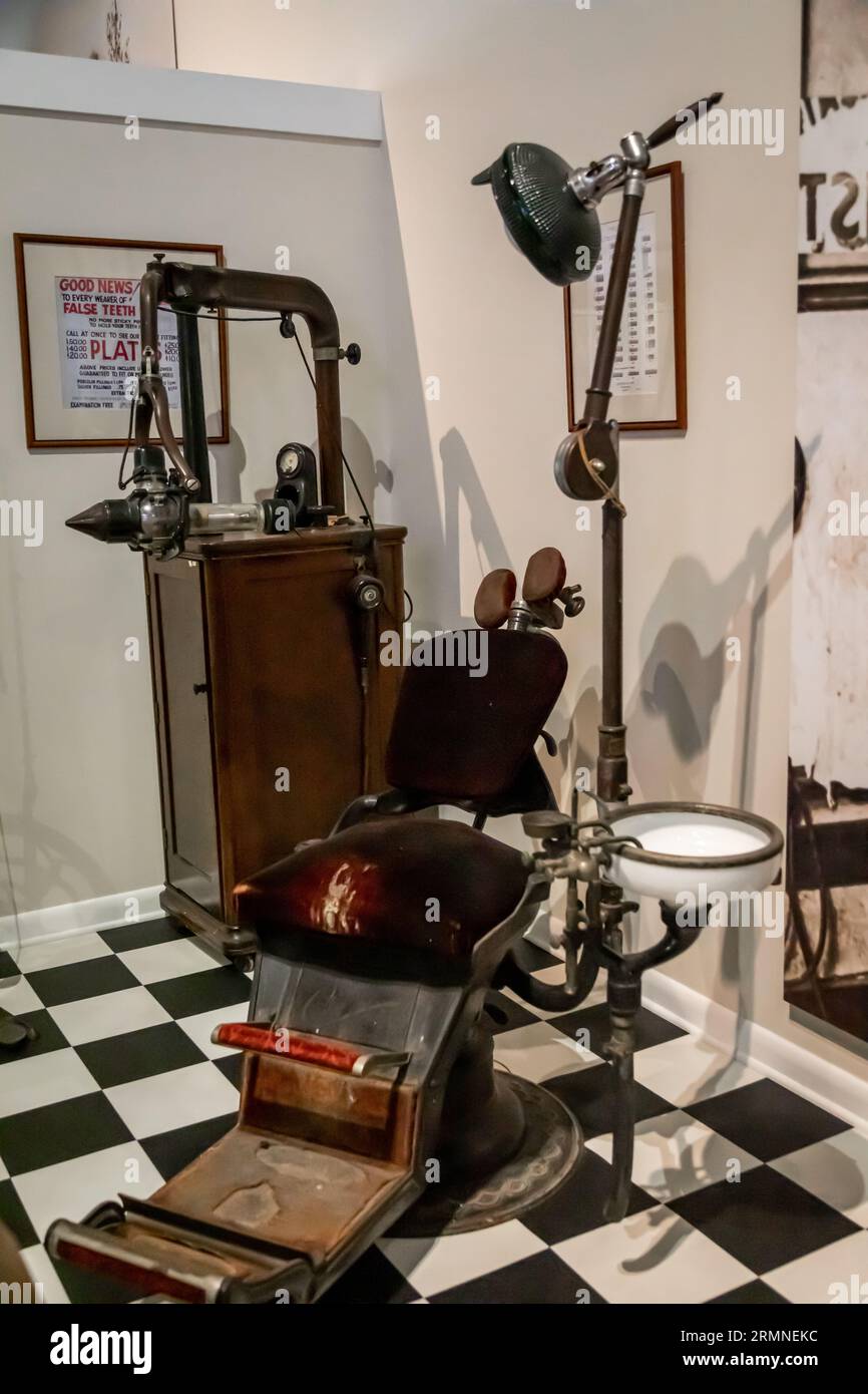 Dental museum hi-res stock photography and images - Alamy