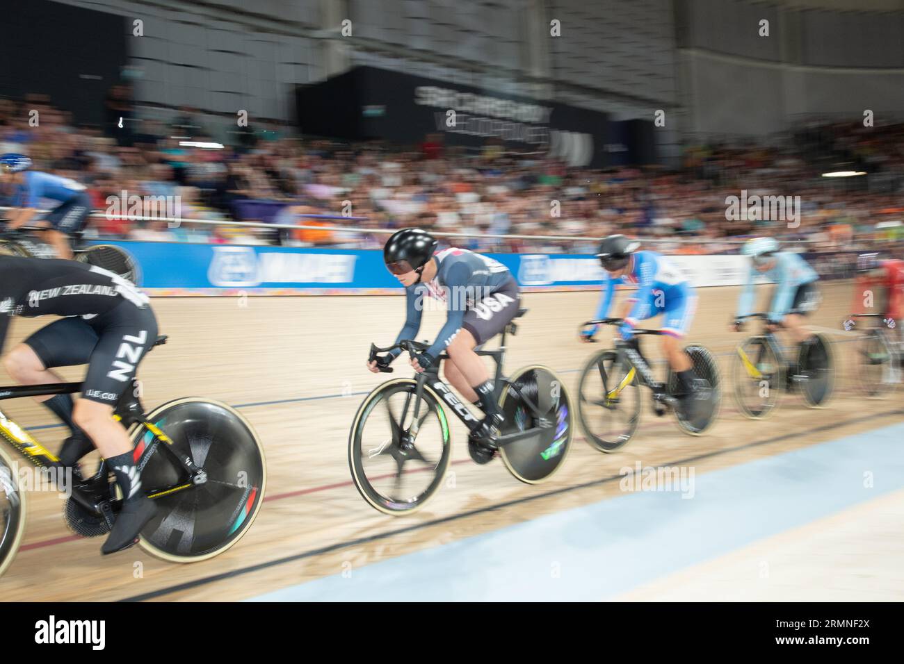 Elite track cycling hi-res stock photography and images - Alamy