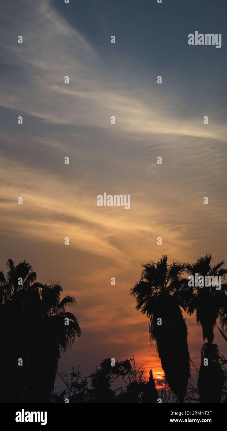 Tropical colorful sunset hi-res stock photography and images - Alamy
