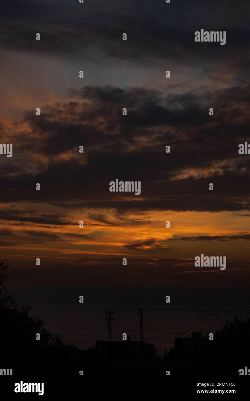Golden sunset hi-res stock photography and images - Alamy