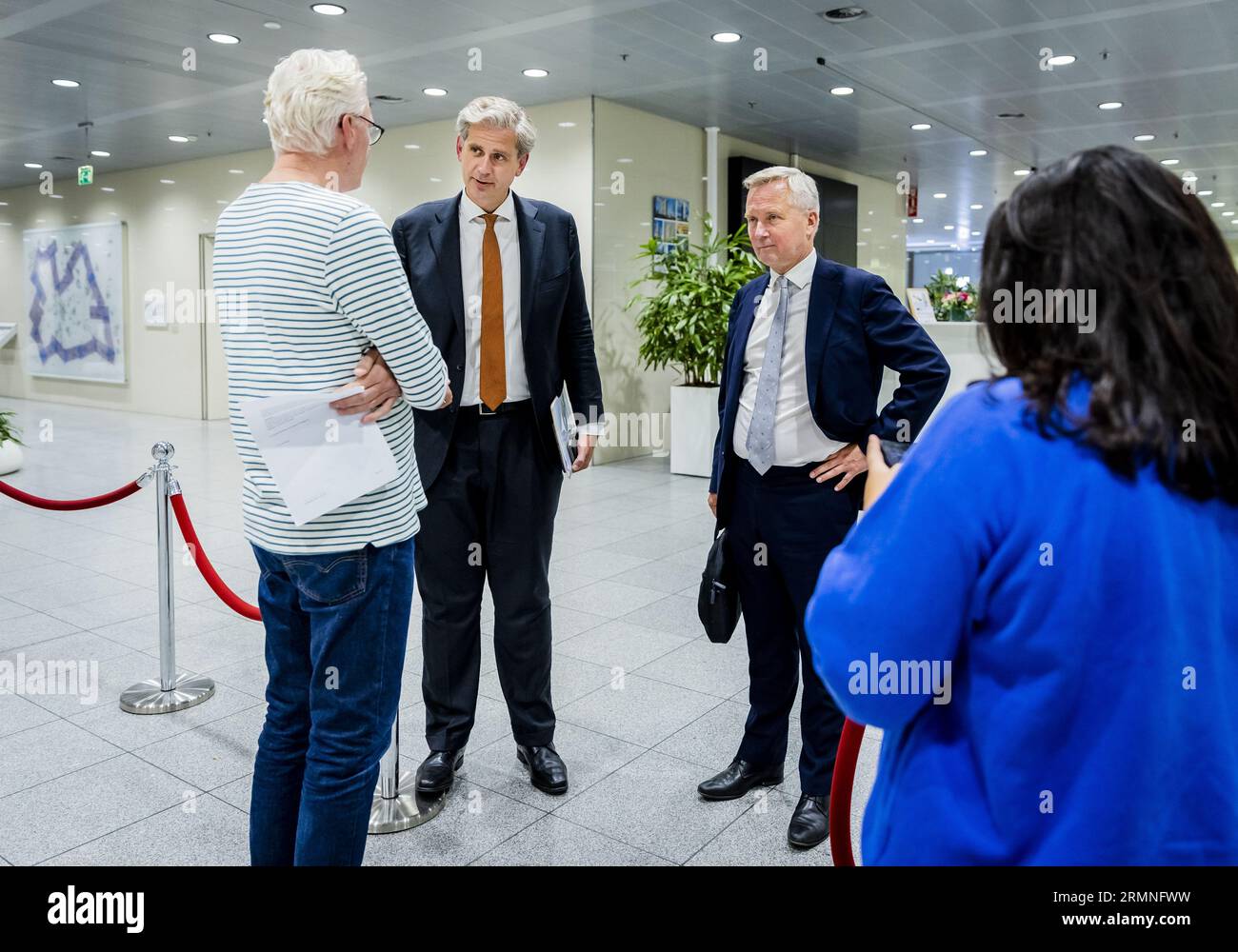 UTRECHT - Wouter Kolff, chairman and mayor of Dordrecht, and Eric van der Burg, outgoing State ...