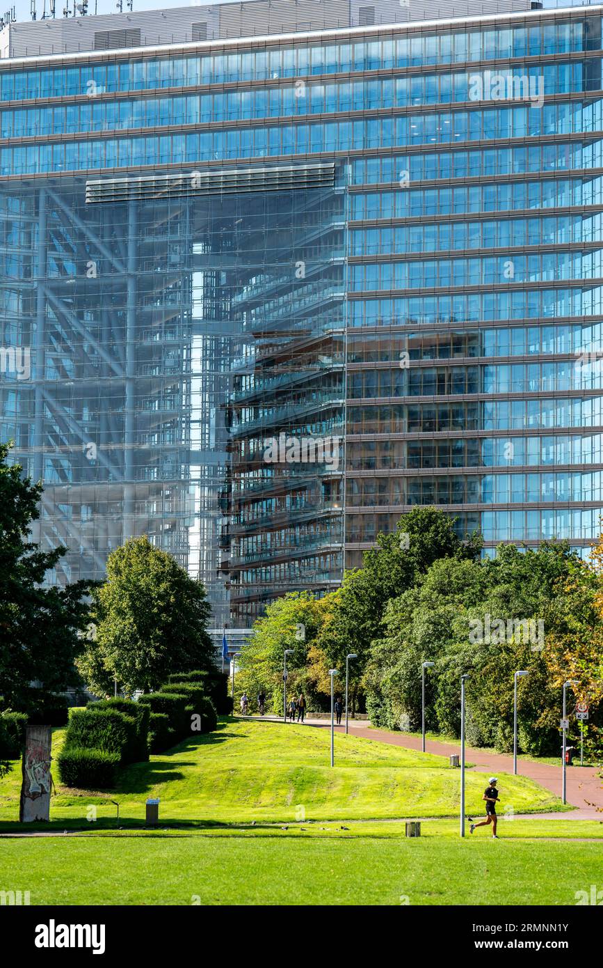 Office building stadttor dusseldorf germany hi-res stock photography ...