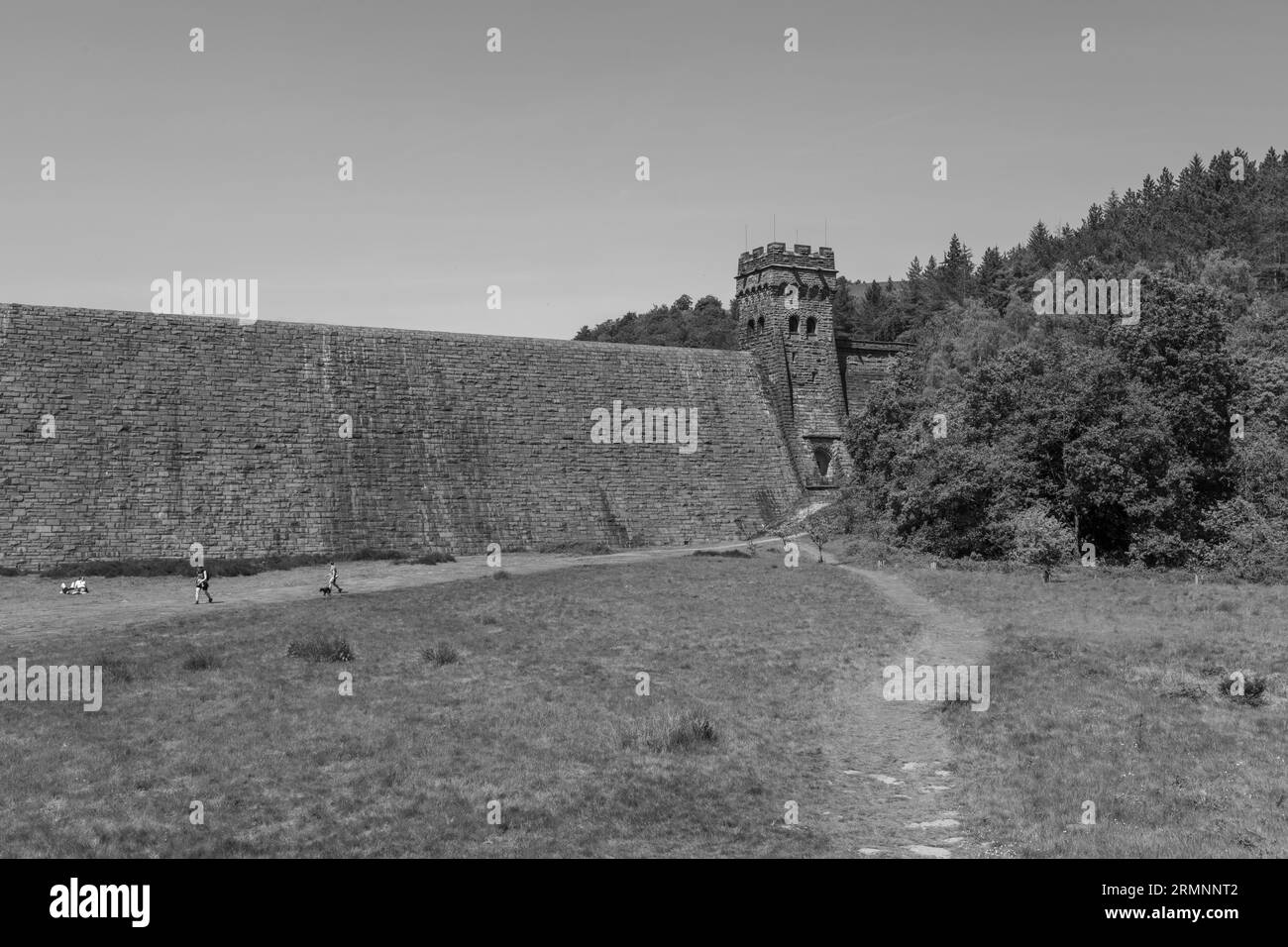 Photo of the Derwent dam at Derwent reservoir in the Peak District ...