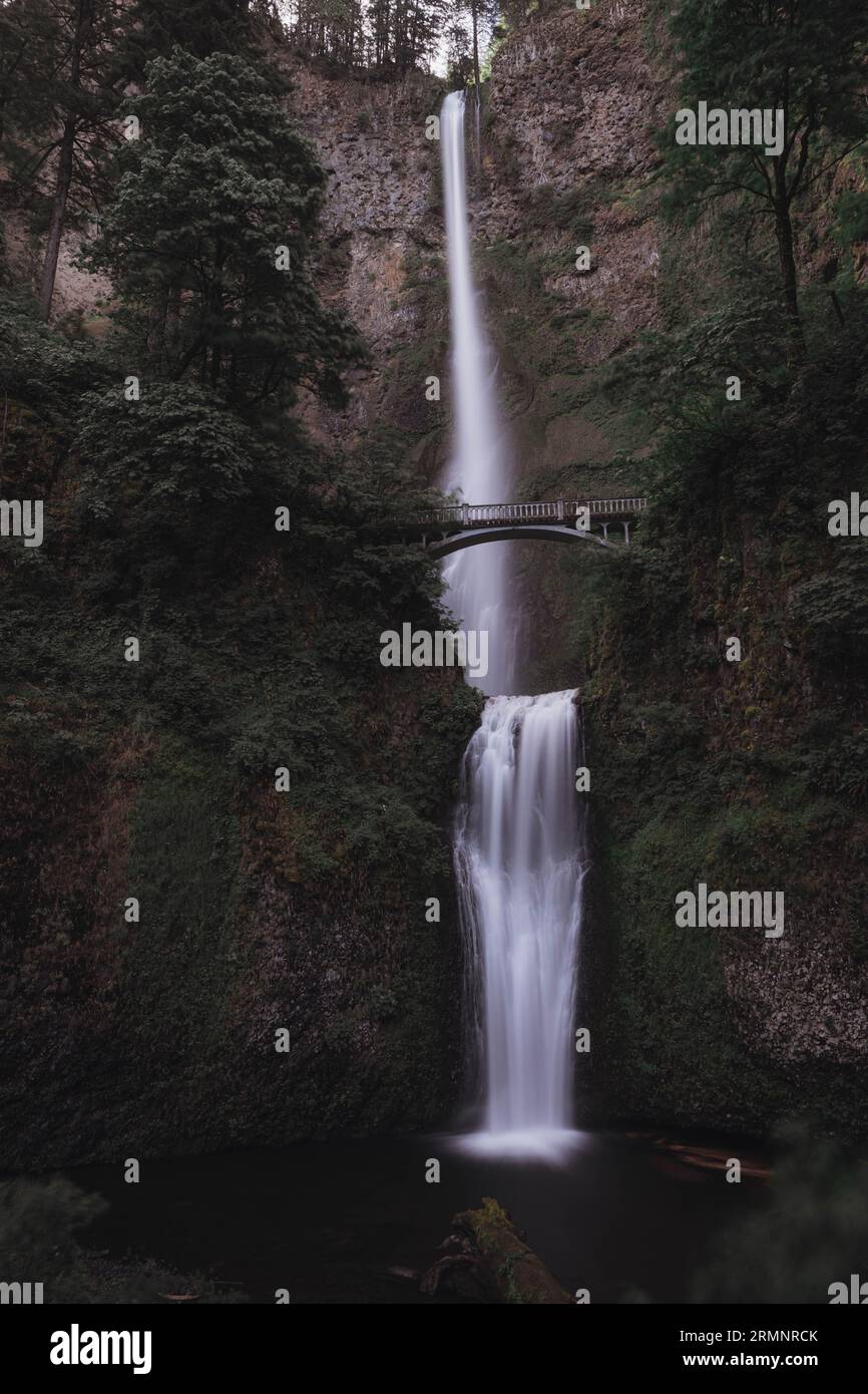 Multnomah falls summer hi-res stock photography and images - Alamy