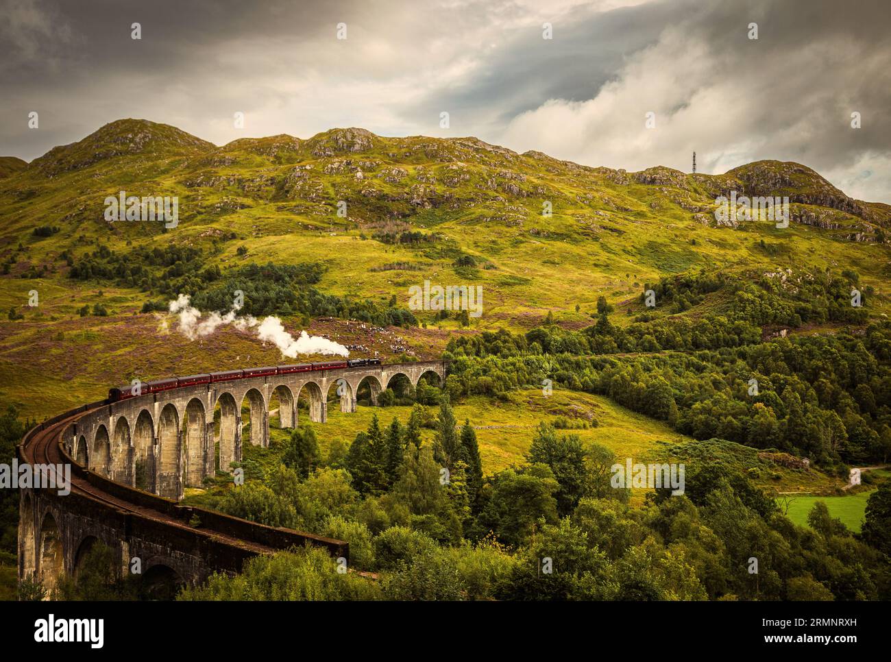 Curved railway viaduct hi-res stock photography and images - Alamy