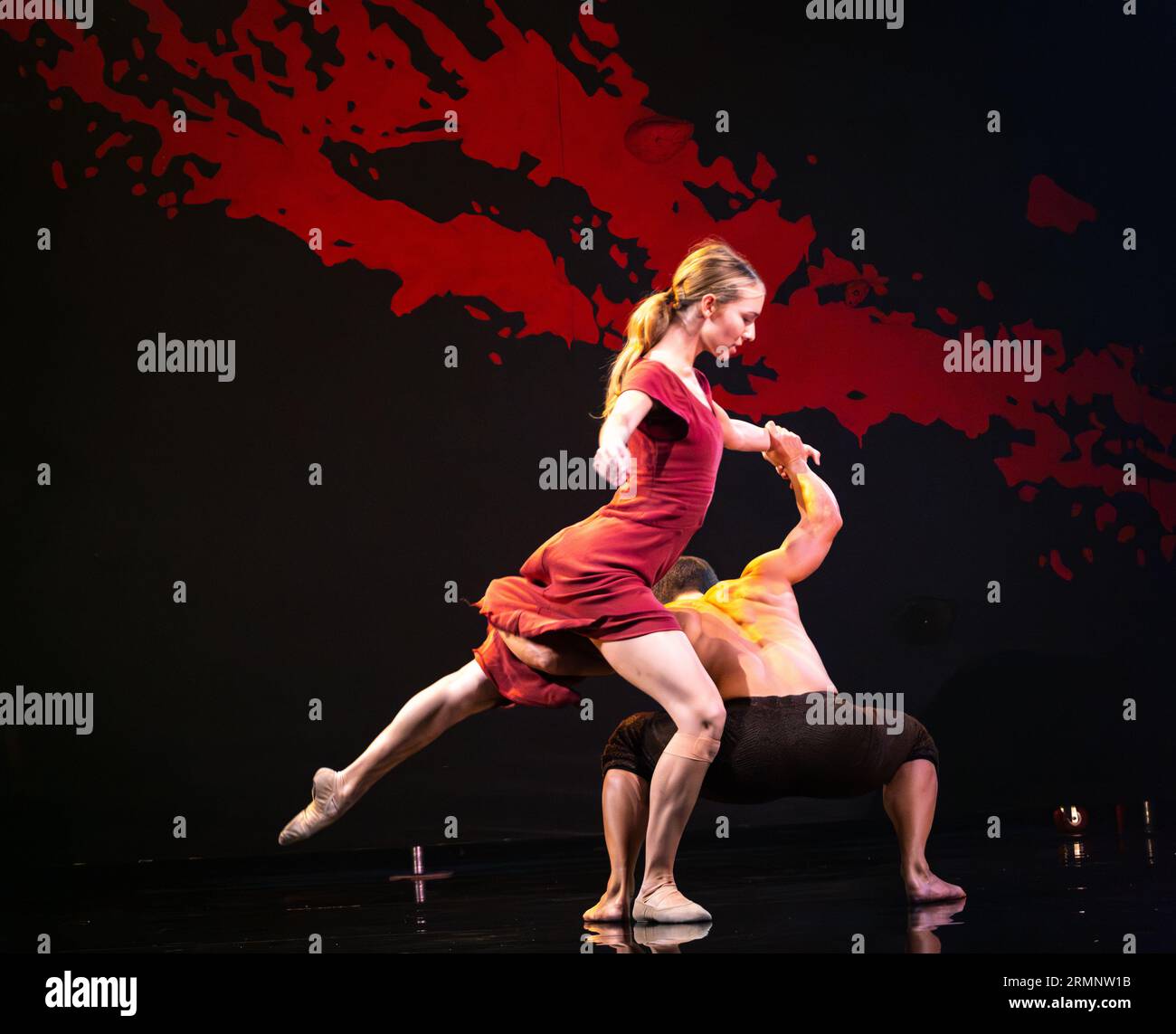 Scene from Phaedra dance with Tommy Franzen as Bacchus and Isabel ...