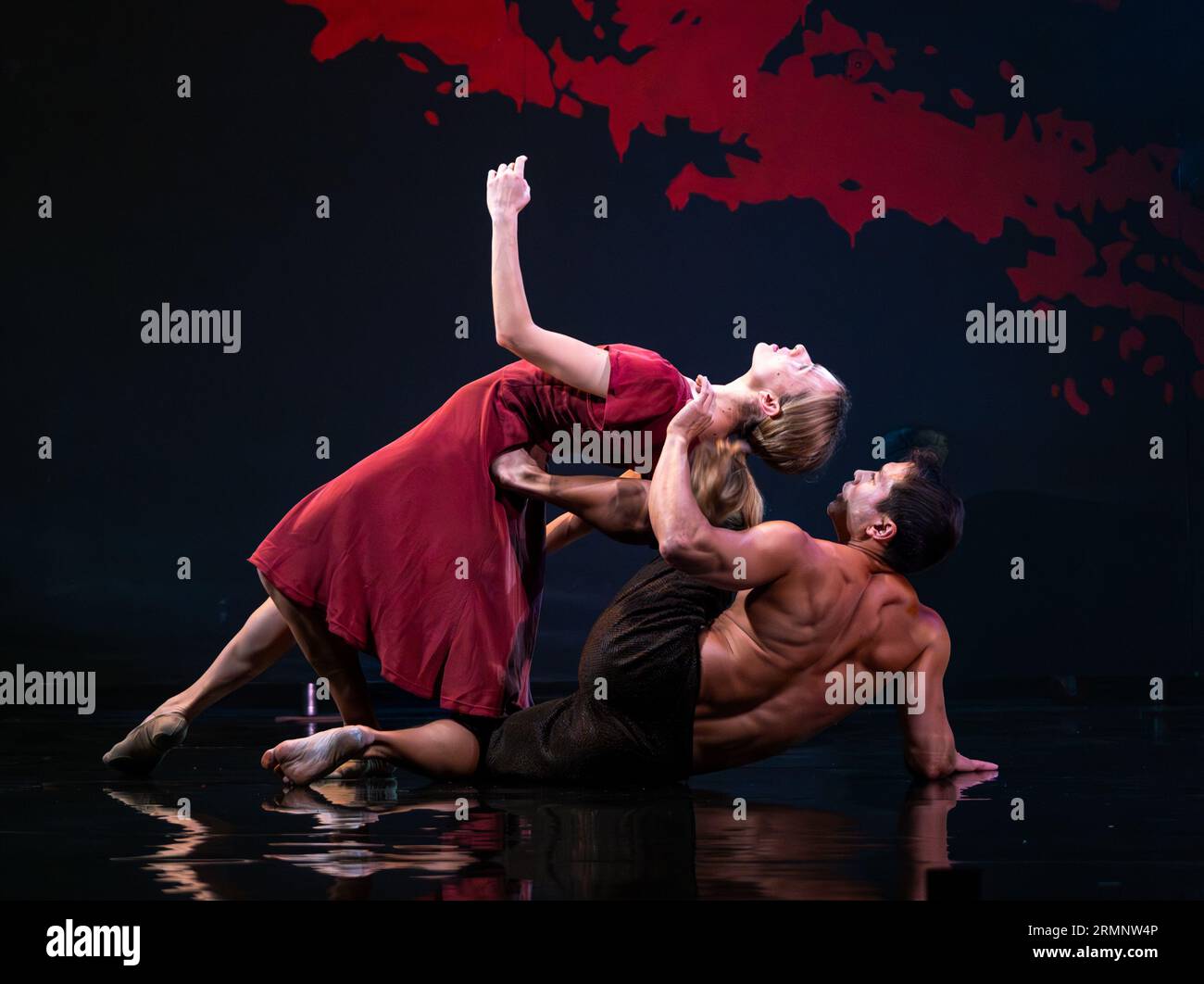 Scene from Phaedra dance with Tommy Franzen as Bacchus and Isabel Lubach as Ariadne, Edinburgh ...