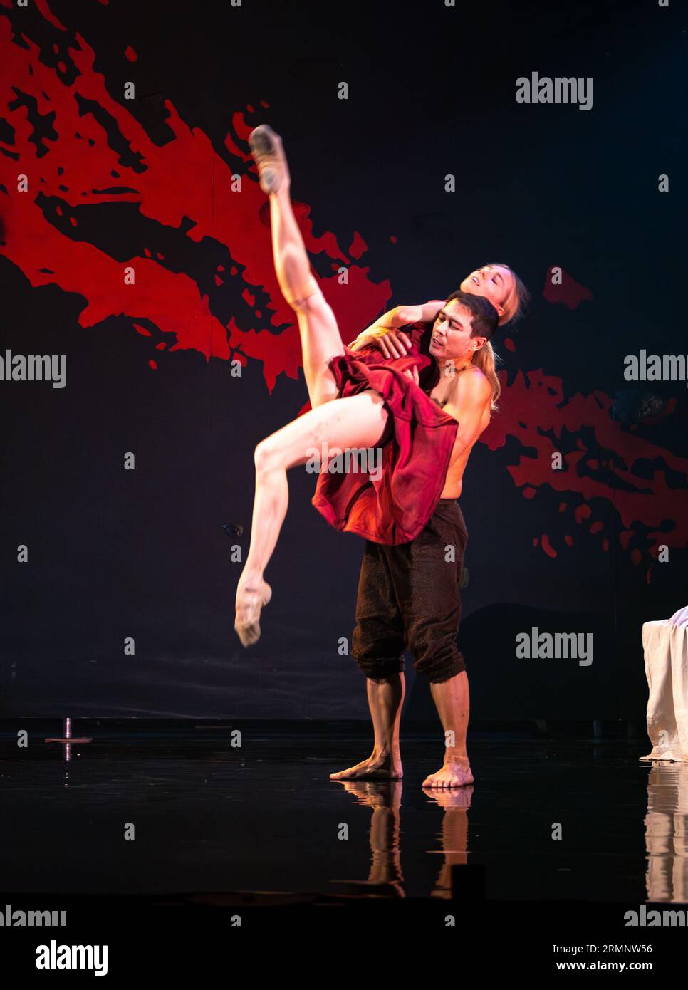 Scene from Phaedra dance with Tommy Franzen as Bacchus and Isabel Lubach as Ariadne, Edinburgh ...