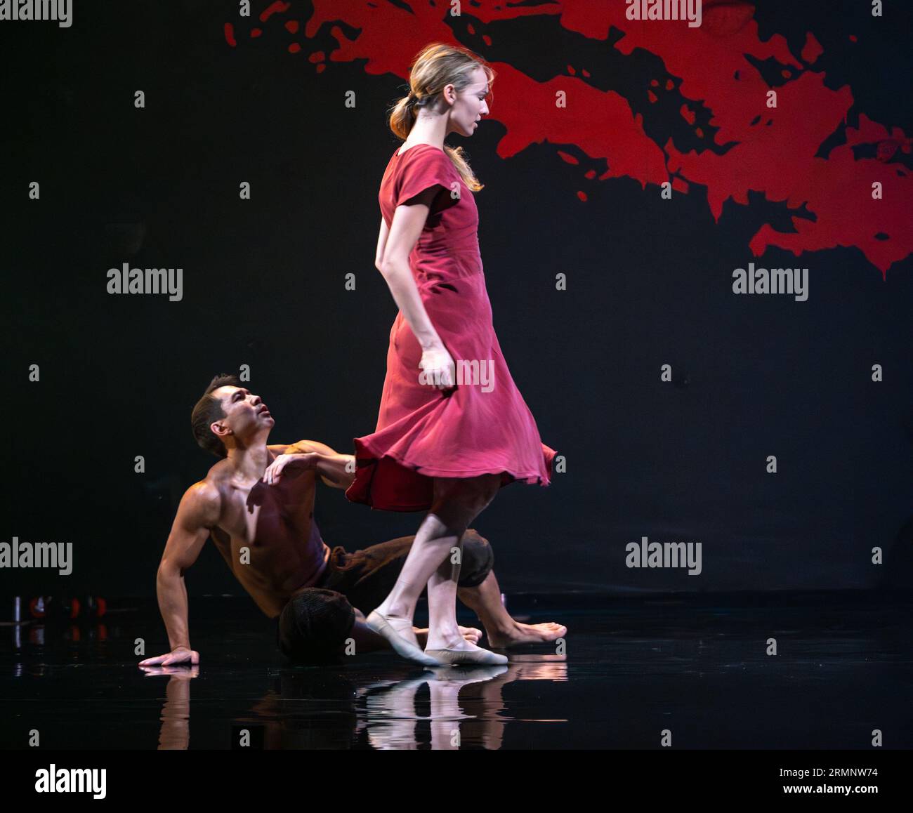 Scene from Phaedra dance with Tommy Franzen as Bacchus and Isabel Lubach as Ariadne, Edinburgh ...