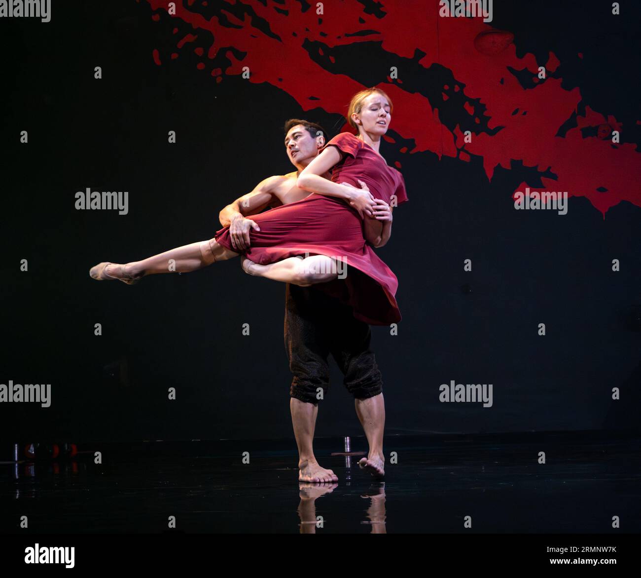 Scene from Phaedra dance with Tommy Franzen as Bacchus and Isabel Lubach as Ariadne, Edinburgh ...
