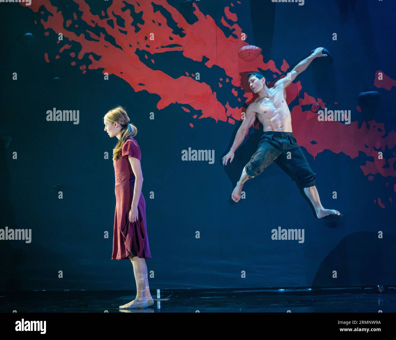 Scene from Phaedra dance with Tommy Franzen as Bacchus and Isabel Lubach as Ariadne, Edinburgh ...