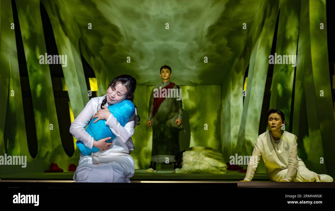 Trojan woman theatre hi-res stock photography and images - Alamy