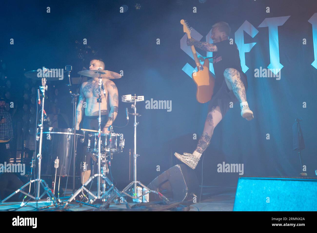 Vocals and drums hi-res stock photography and images - Alamy