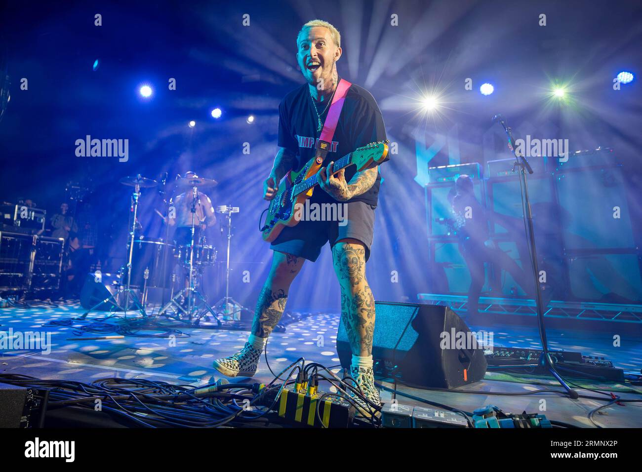Lead guitar play hi-res stock photography and images - Alamy