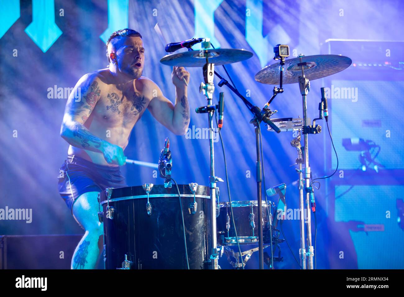 Isaac holman lead vocals hi-res stock photography and images - Alamy