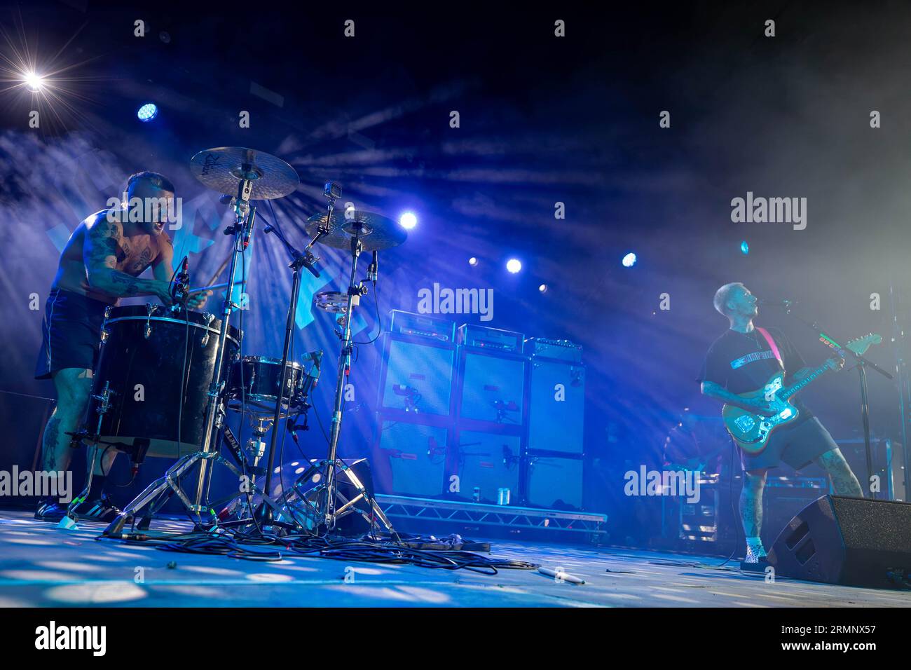 Isaac holman lead vocals hi-res stock photography and images - Alamy