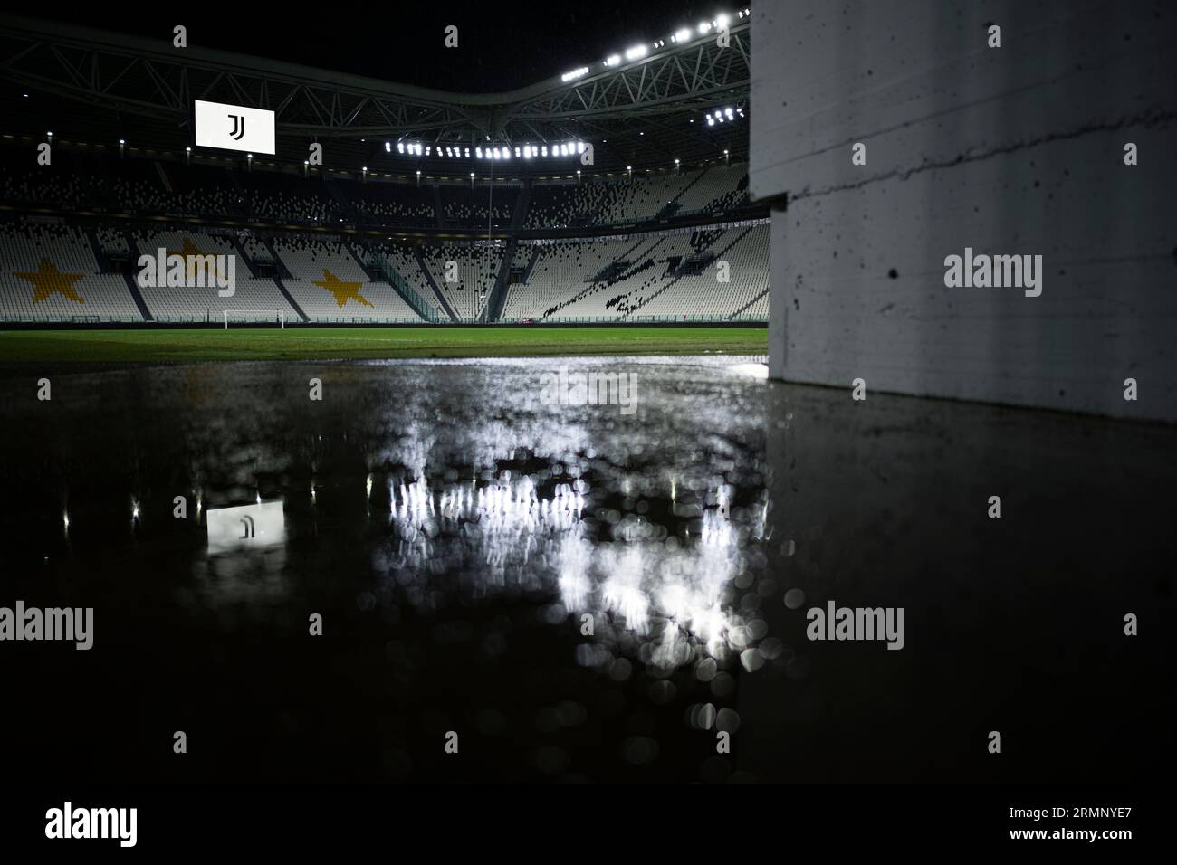 General view inside the stadium hi-res stock photography and images - Alamy