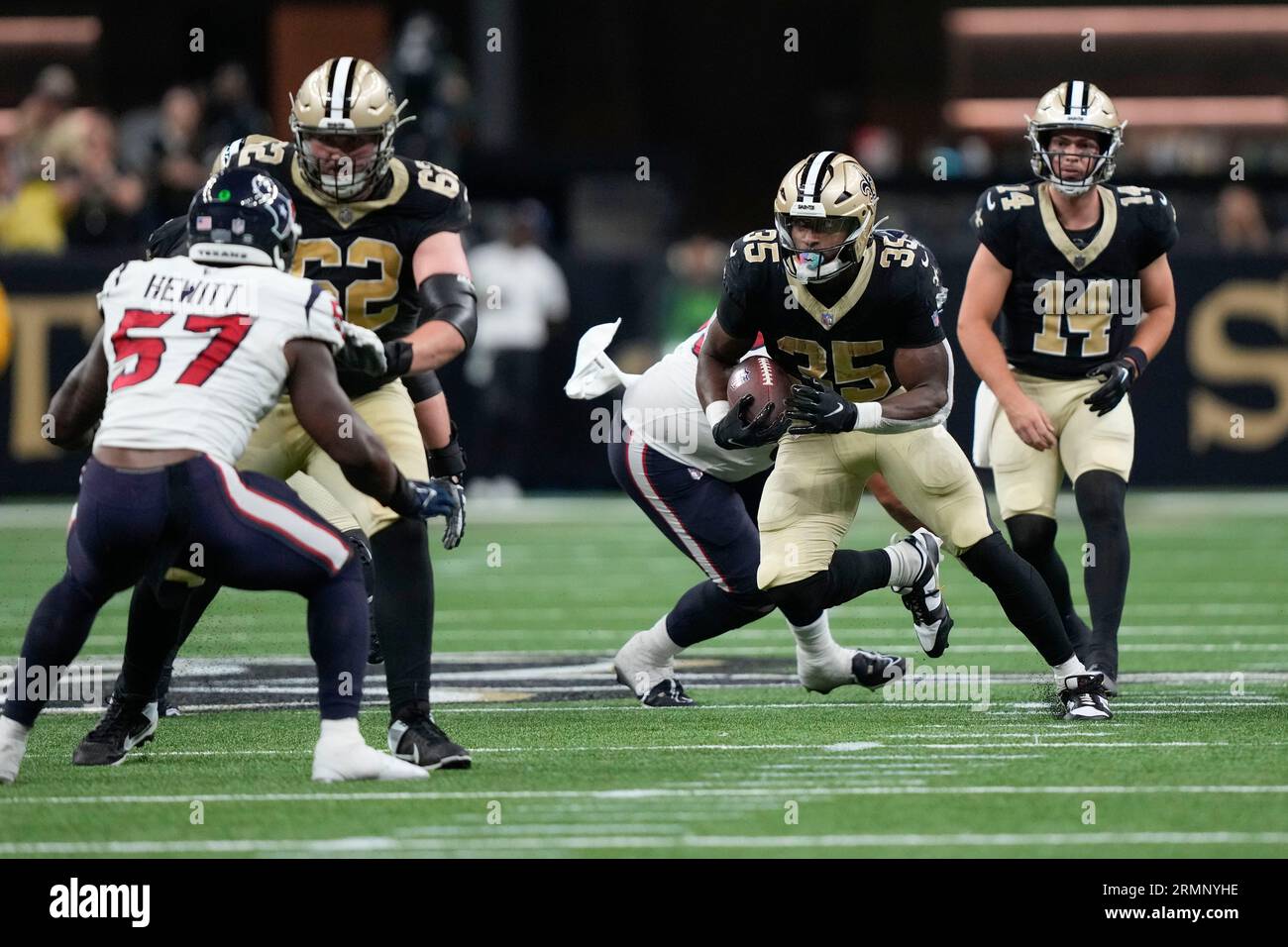 New Orleans Saints running back Ellis Merriweather (35) carries in the ...