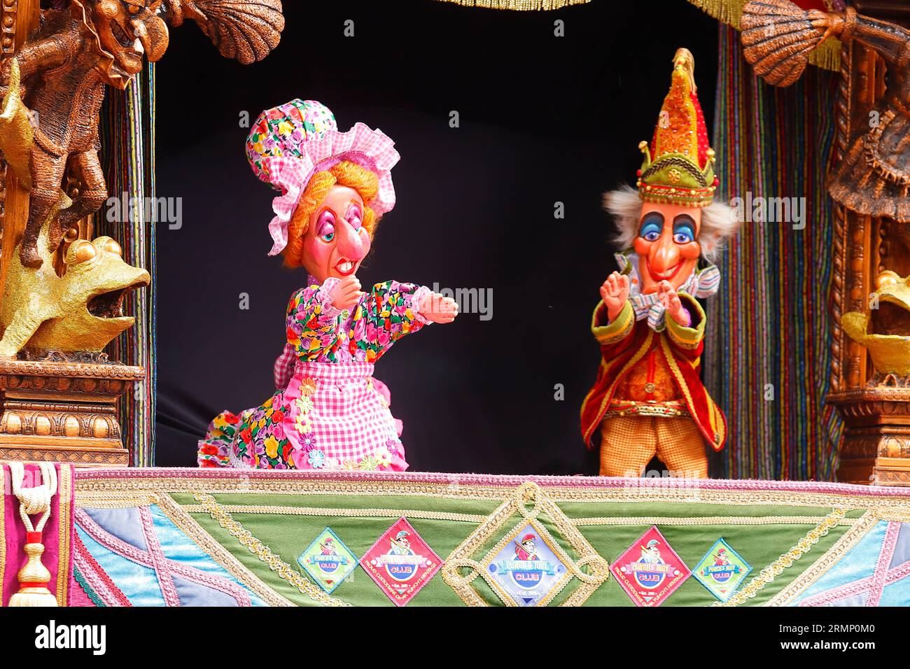 Richard coombs punch and judy show hi-res stock photography and images ...