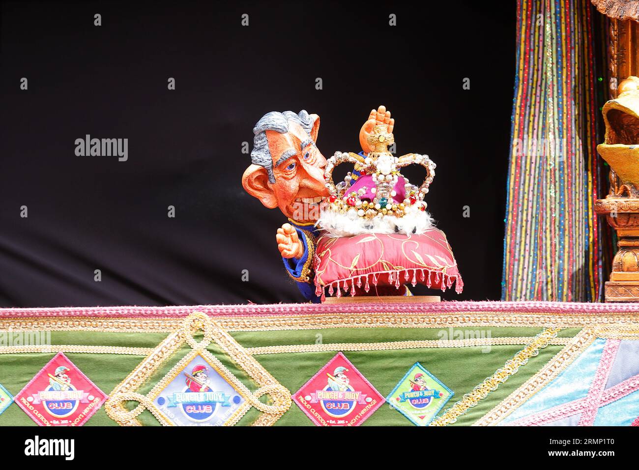 Richard coombs punch and judy show hi-res stock photography and images ...