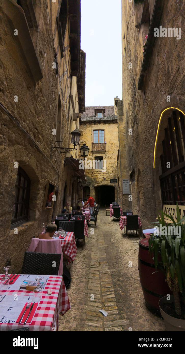 Views of Sarlat la caneda the capital of the perigord noir and ancient ...