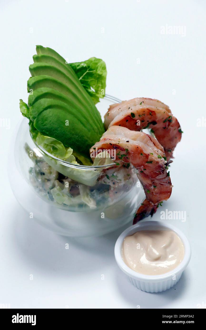 Prawn cocktail glass bowl lemon hi-res stock photography and images - Alamy