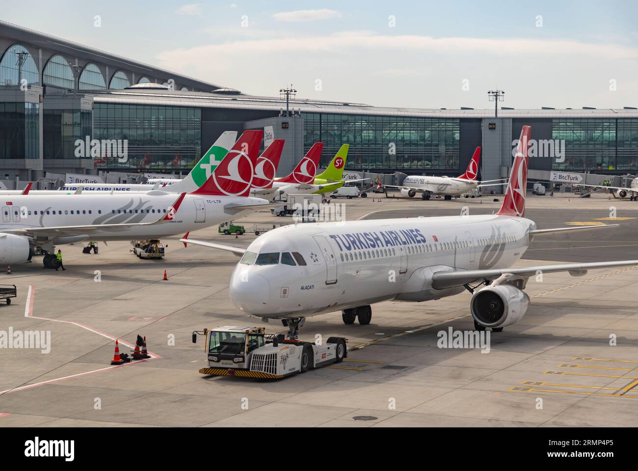 Turkish cargo istanbul airport hi-res stock photography and images - Alamy
