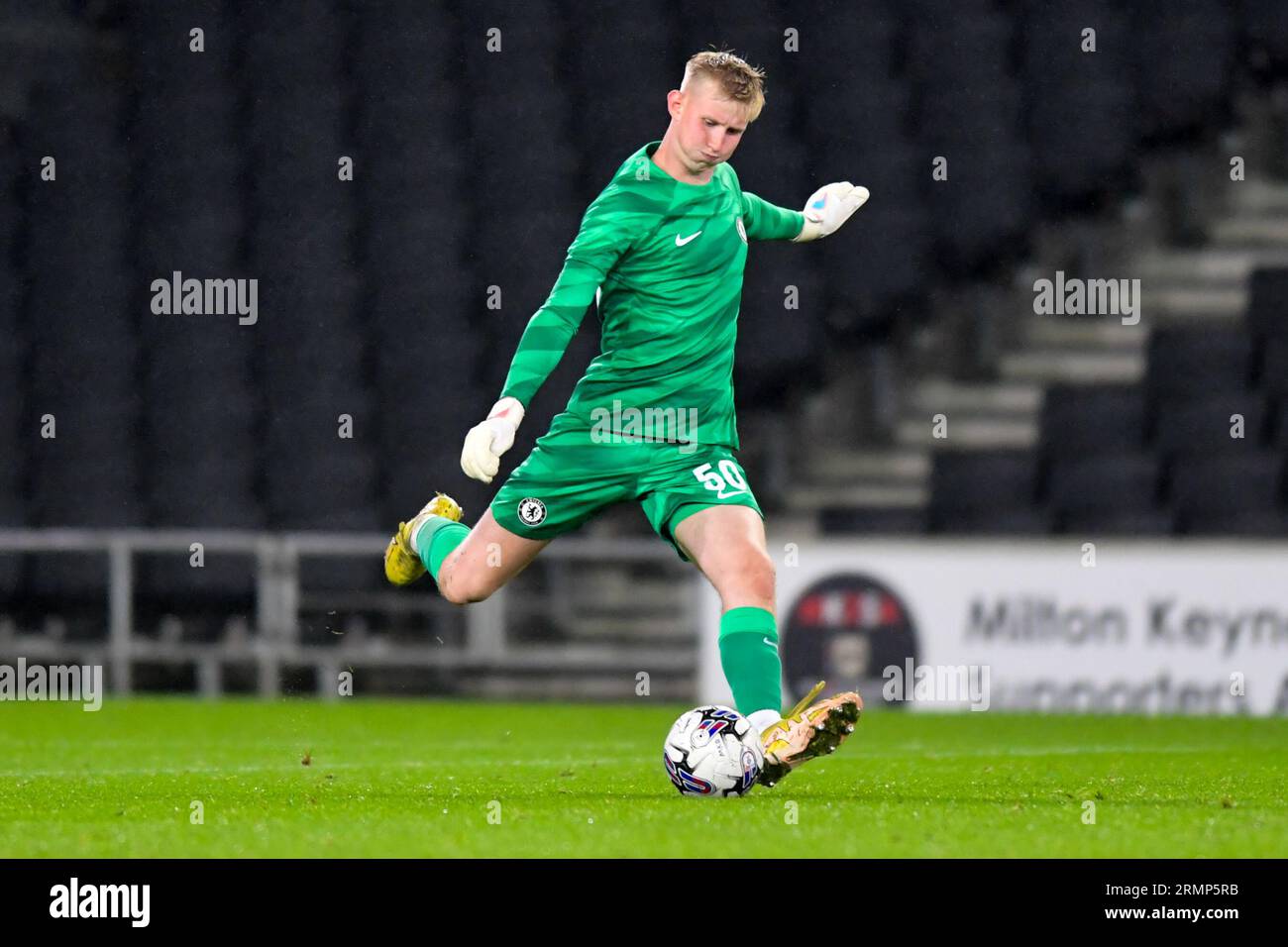 Milton keynes goalkeeper hi-res stock photography and images - Alamy