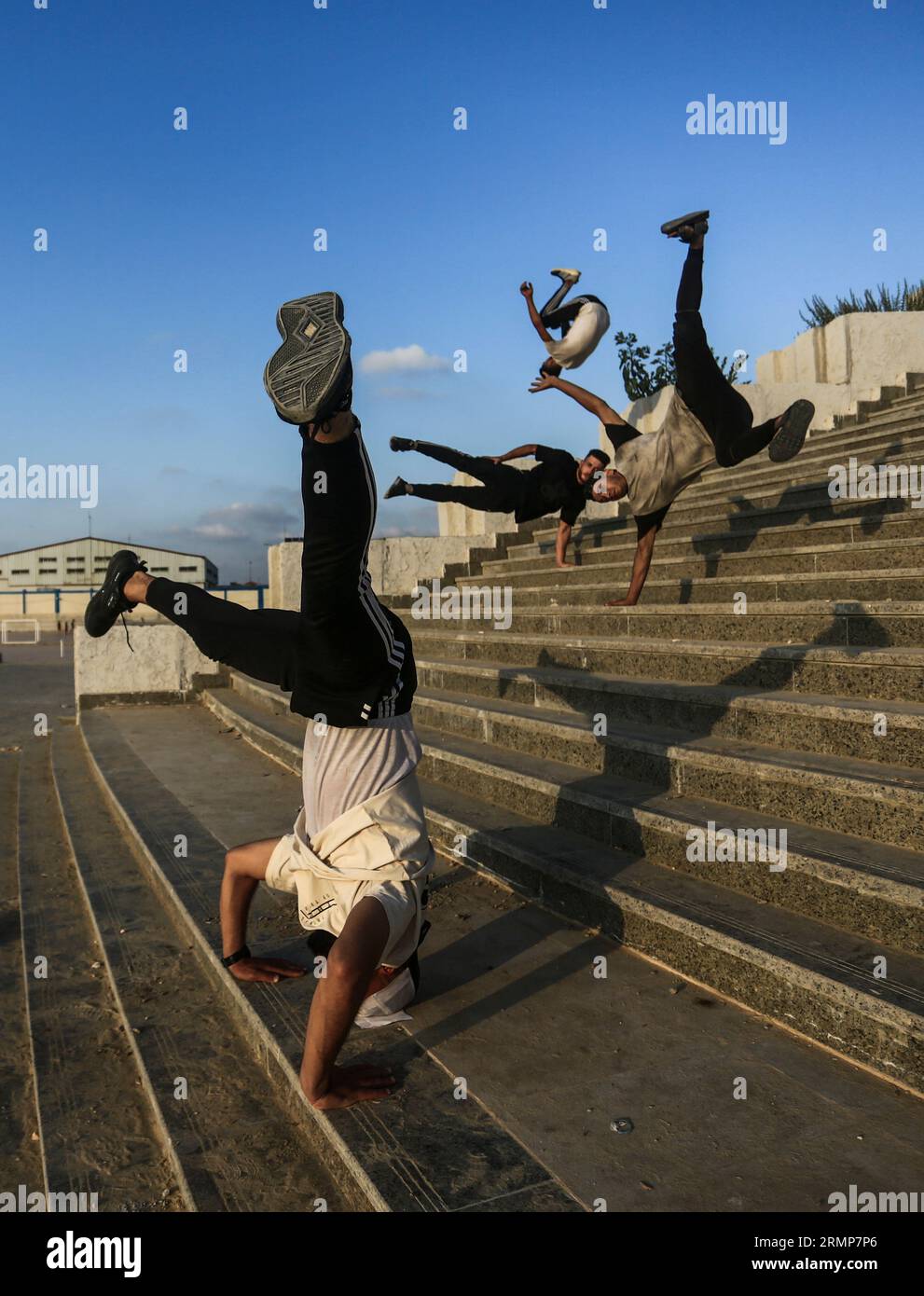 Parkour team hi-res stock photography and images - Alamy