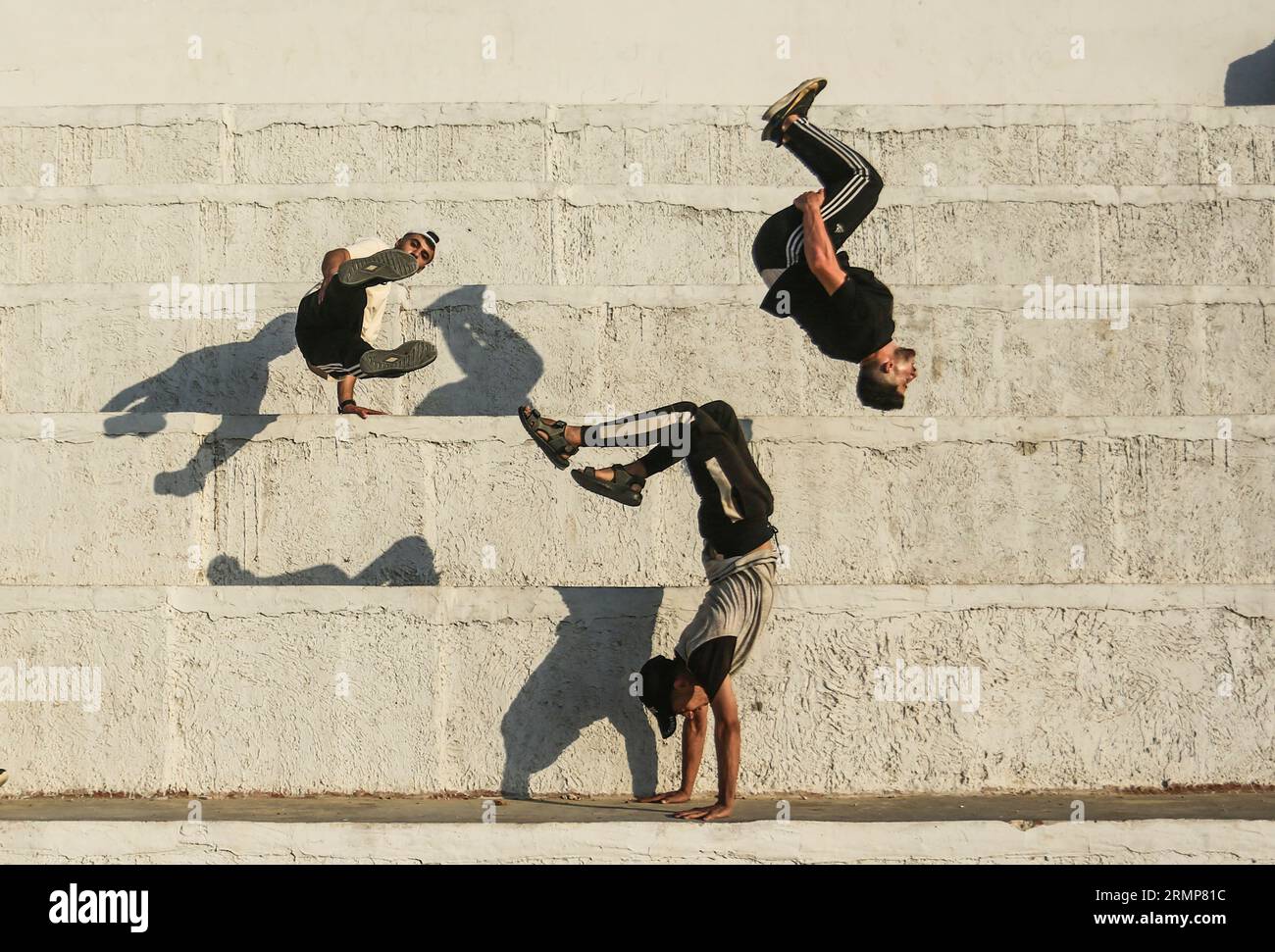 Freestyle parkour team hi-res stock photography and images - Alamy