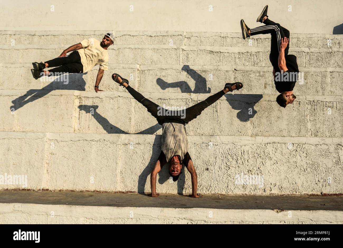 Freestyle parkour team hi-res stock photography and images - Alamy