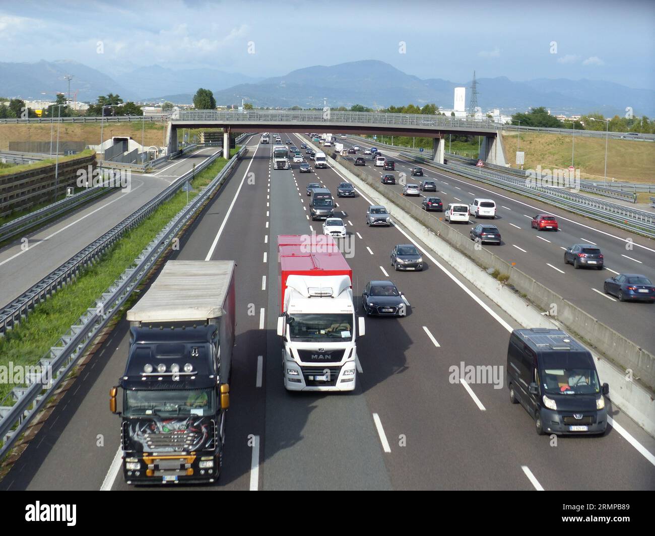 After the summer break, the Milan-Venice motorway is already at full ...