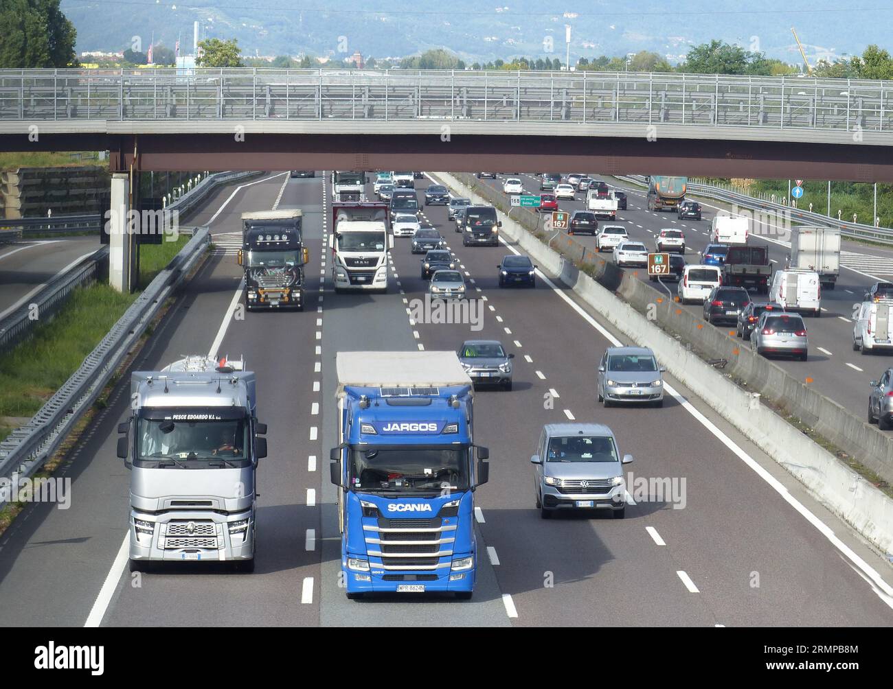 After the summer break, the Milan-Venice motorway is already at full ...