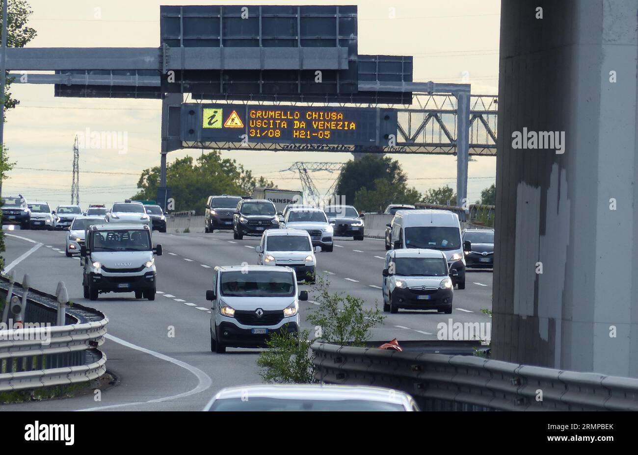 After the summer break, the Milan-Venice motorway is already at full ...