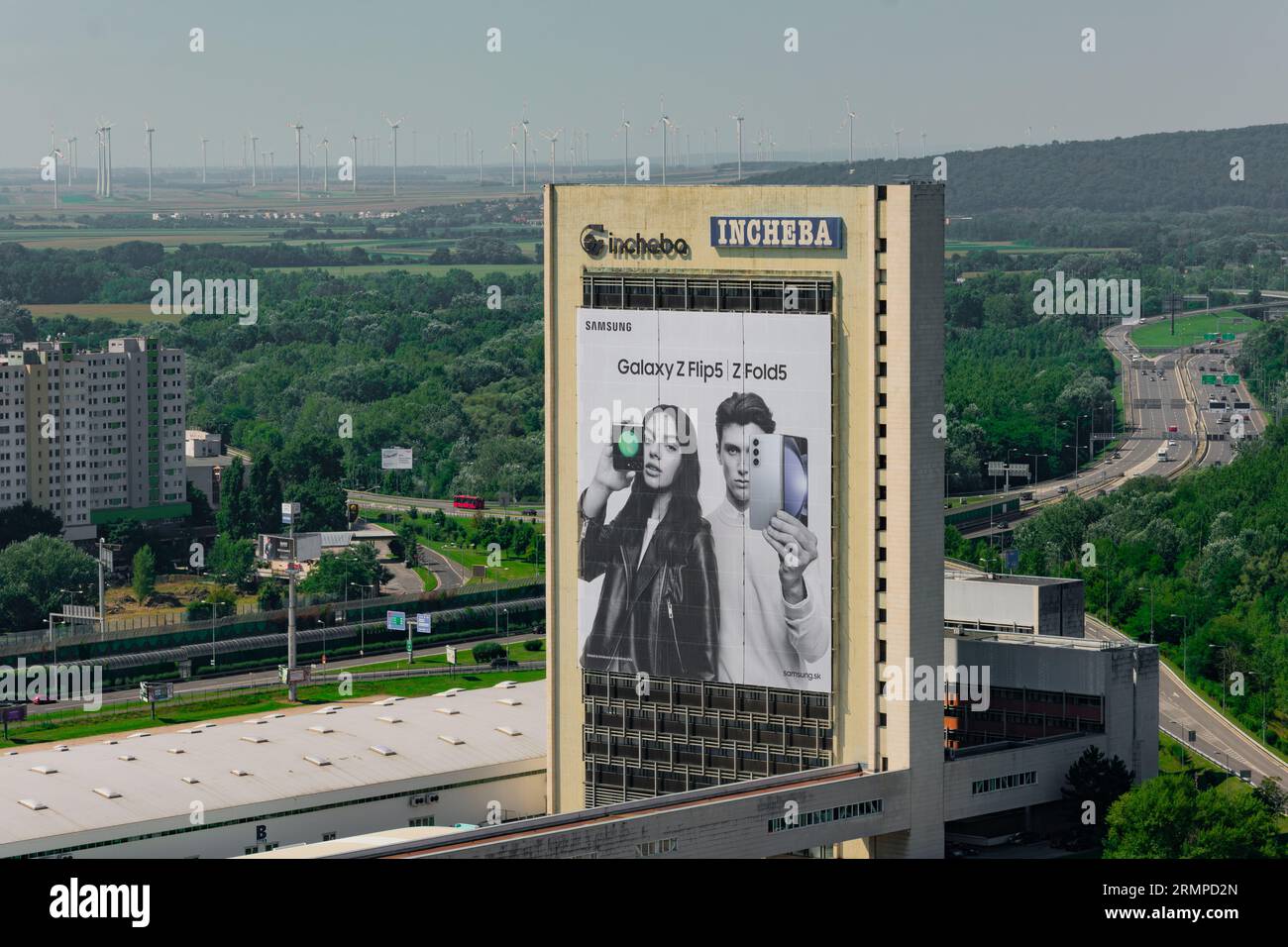 Samsung galaxy z flip 5 hi-res stock photography and images - Alamy