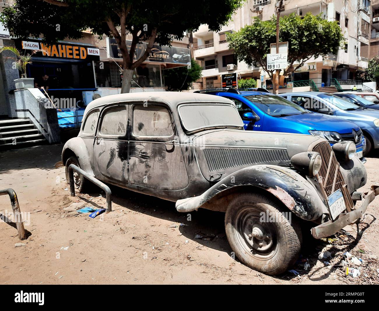 Egyptian car number plate hi-res stock photography and images - Alamy