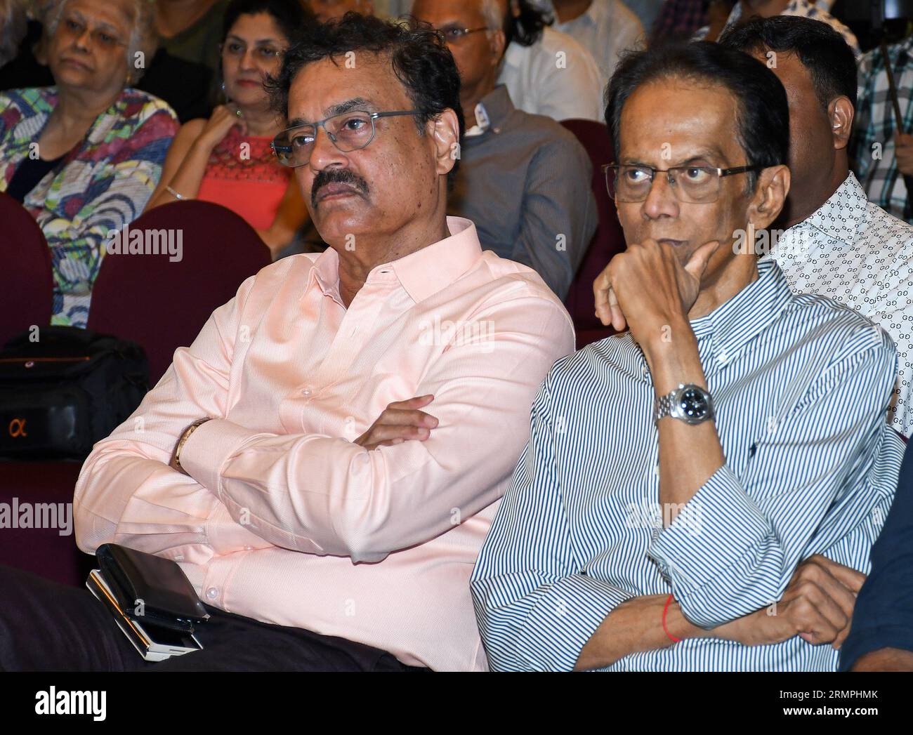 Mumbai, India. 29th Aug, 2023. L-R Former Indian cricketers Dilip ...