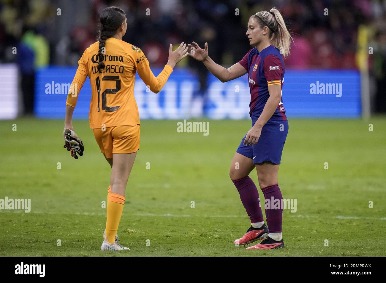 Goalkeeper Itzel Velasco of Mexico's America, left, and Alexia Putellas ...