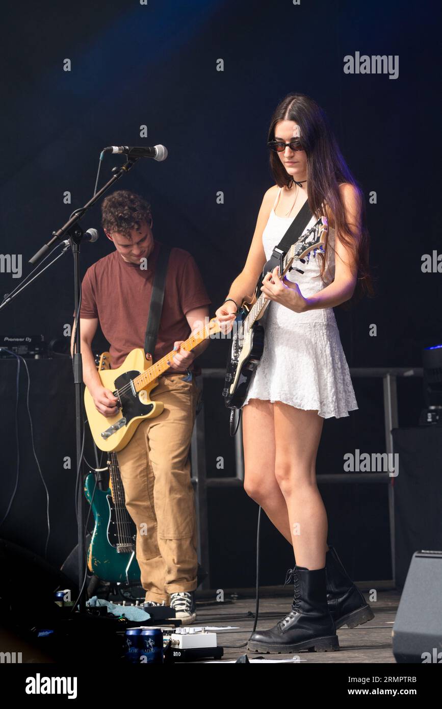 London singer-songwriter Etta Marcus plays the Walled Garden at Green ...