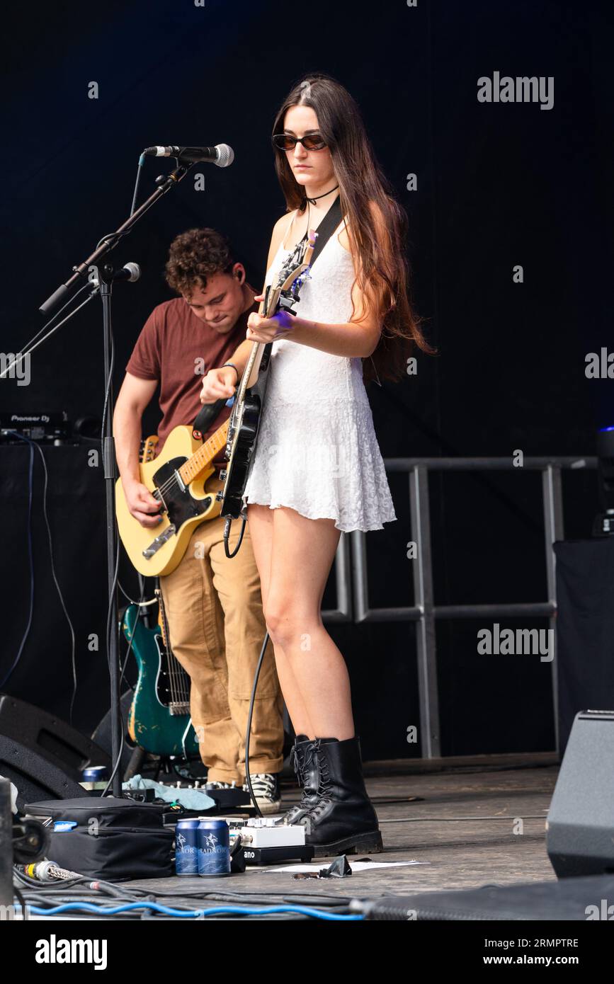 London singer-songwriter Etta Marcus plays the Walled Garden at Green ...