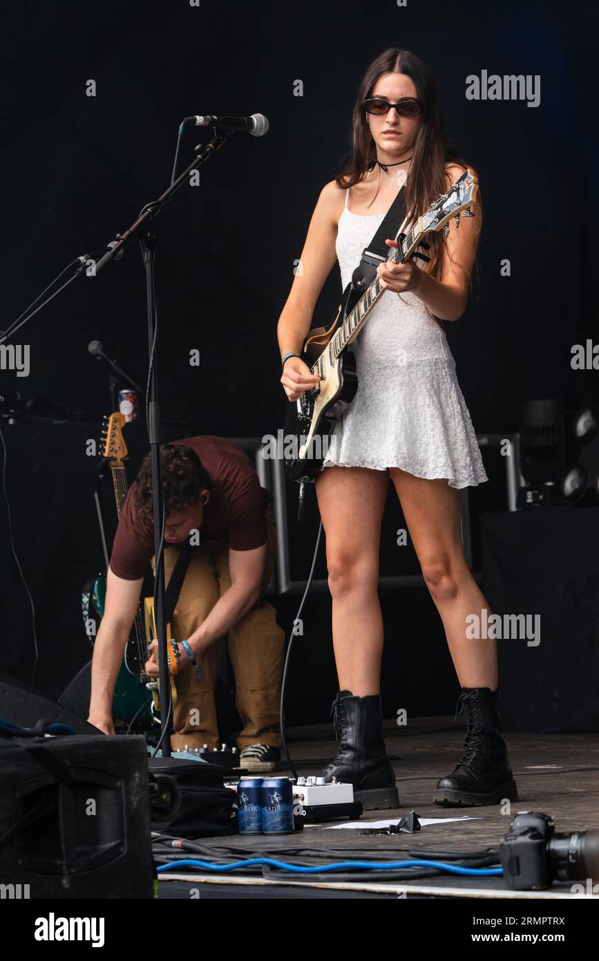 London singer-songwriter Etta Marcus plays the Walled Garden at Green ...