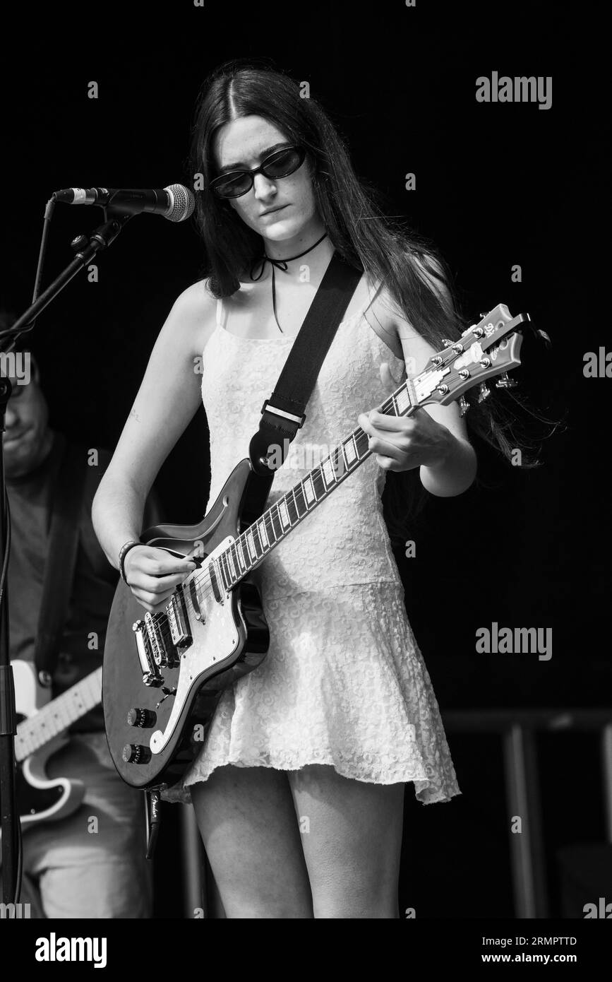 London singer-songwriter Etta Marcus plays the Walled Garden at Green ...