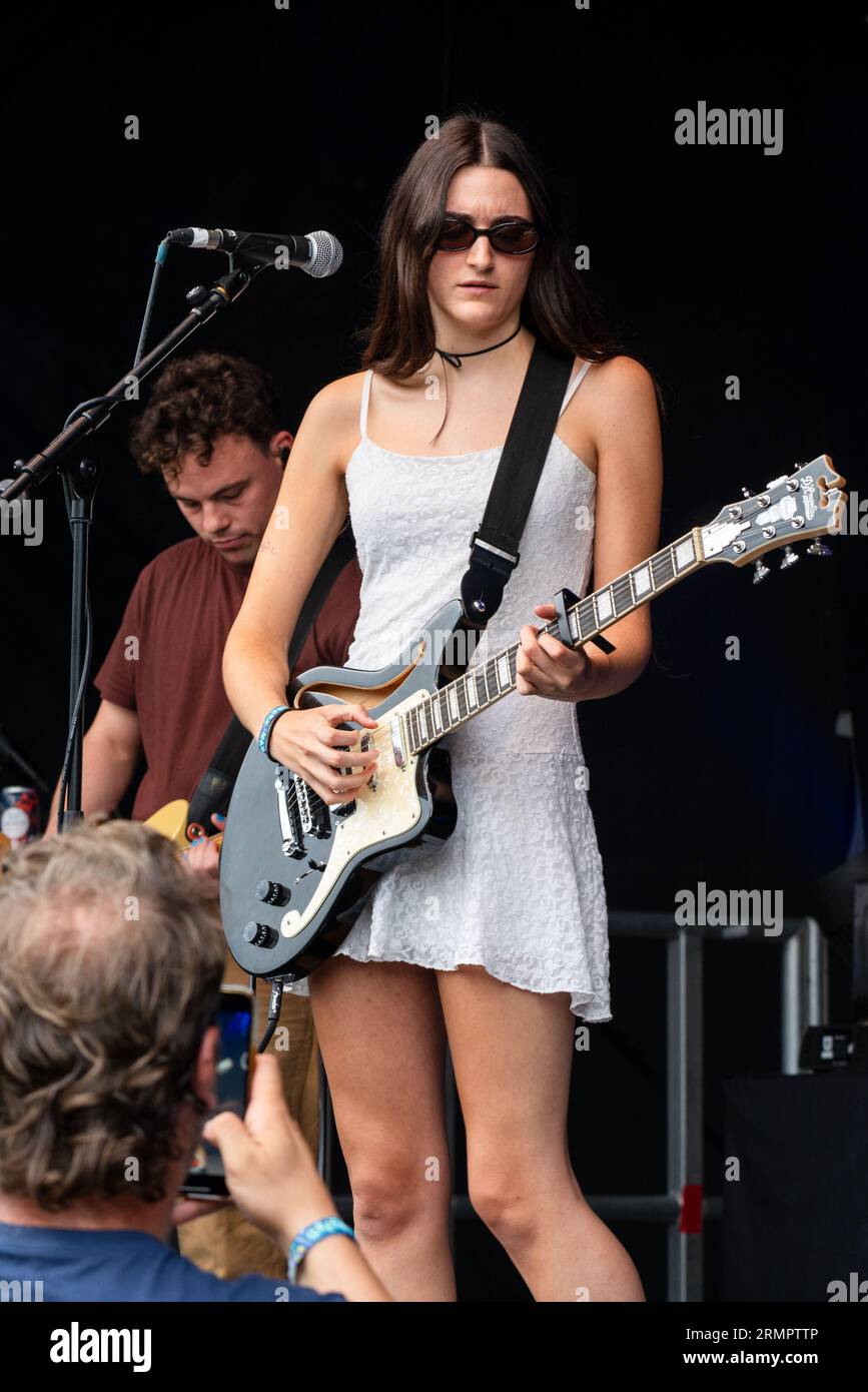 London singer-songwriter Etta Marcus plays the Walled Garden at Green ...